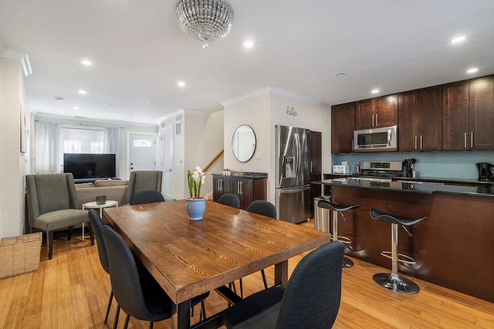 3 Bd/ 2ba With Free Parking Spot By Mccormick - Fuller Park - Chicago