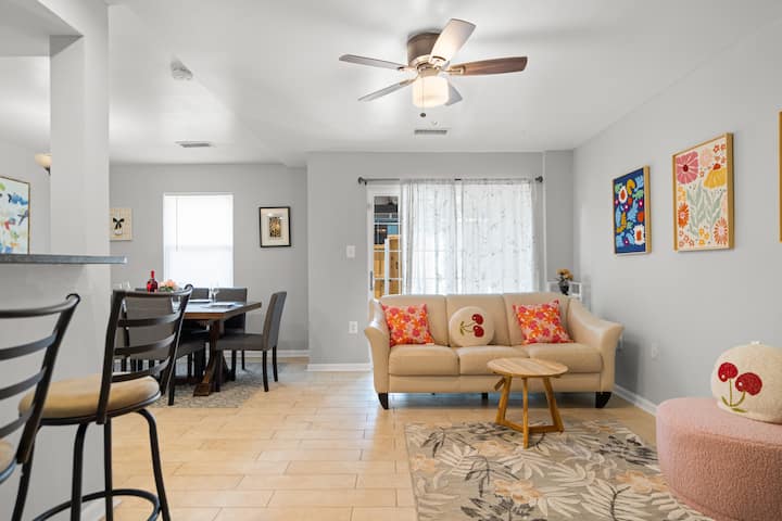 Parkside Alexandria Townhome - 3br With Free Parki - Alexandria, VA