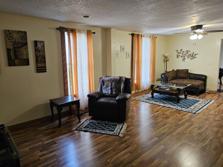 Spacious Three Bedroom Home - Iowa Speedway