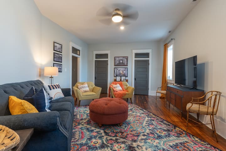 Moberly's Chic Loft Retreat  "A" - Huntsville, MO