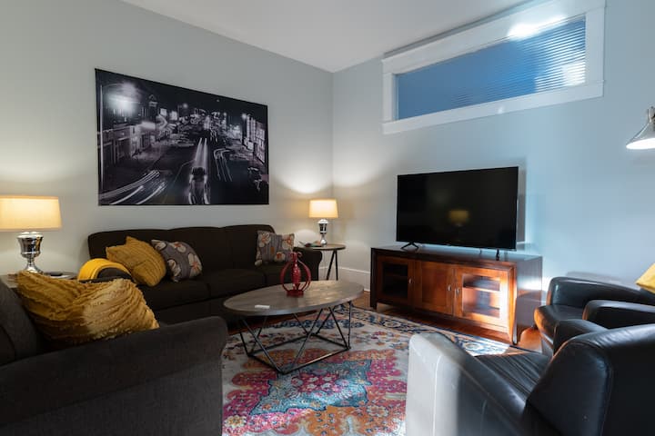 Home Away From Home Loft "B" - Huntsville, MO