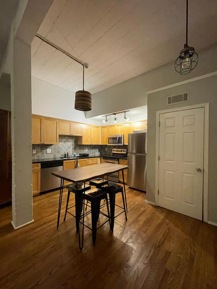 Cozy Condo In The City - Scottdale, GA
