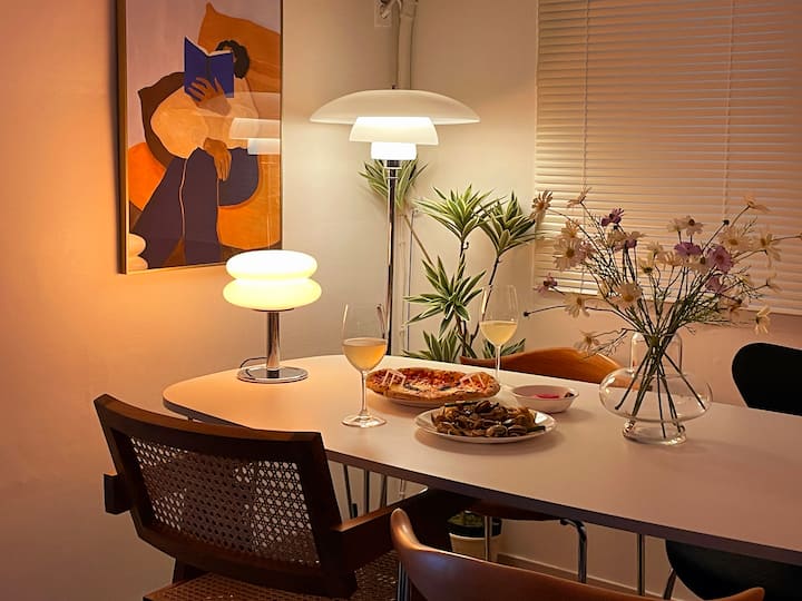 공덕역(공항철도) 도보 4분. 홍대/명동/여의도 - Seoul