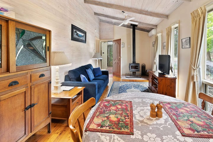 Meadow Chalet - Mount Gambier