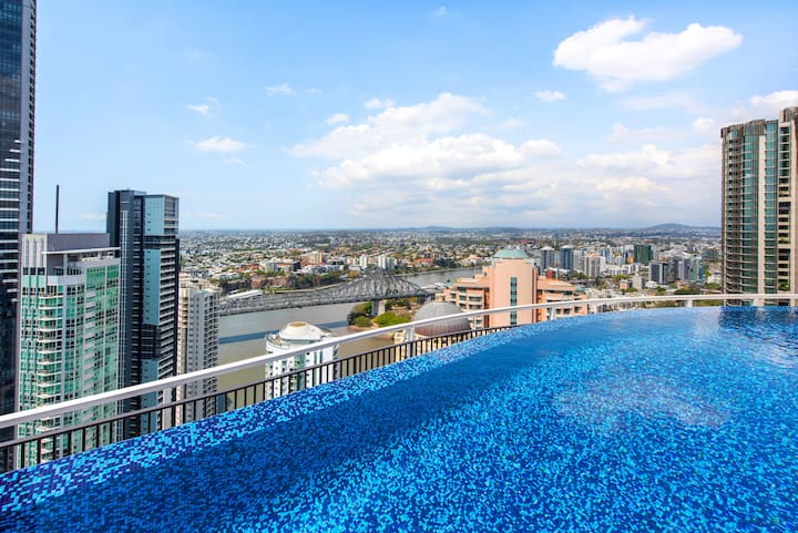 Modern Style! 1bed/1bath/balcony/pool ~ Cbd - Spring Hill