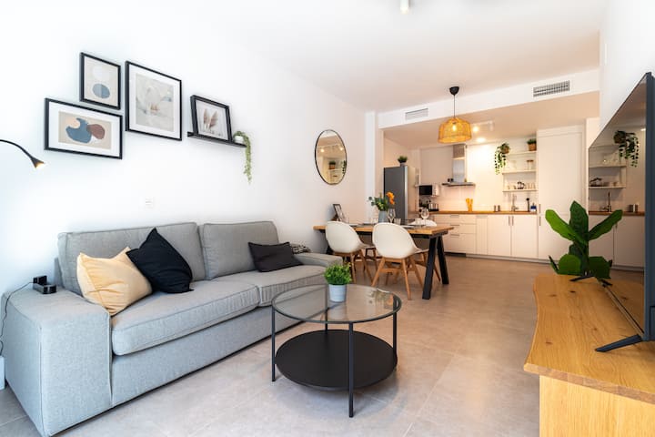 Charming Apartment In The Heart Of Málaga - Malaga
