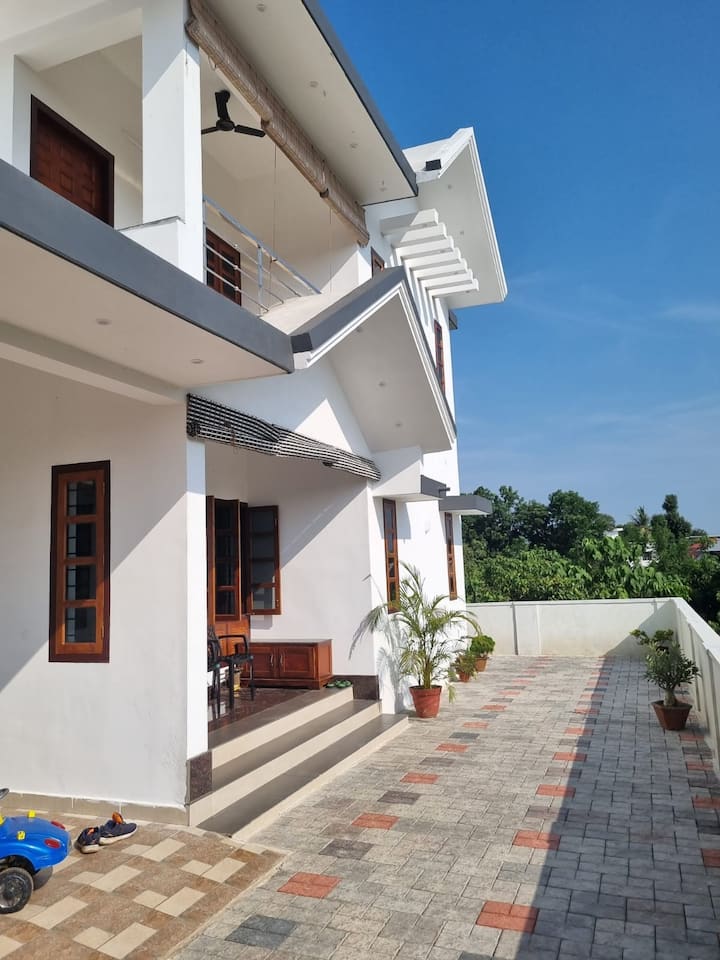 5 Bedroom House In Kottayam - Kottayam
