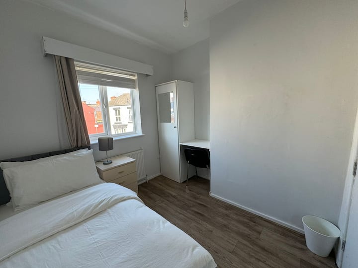 Private Room In Shared House R4 - Liverpool