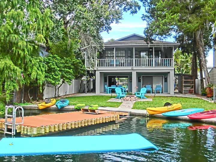 Kayaks • Fire Pit • Swim Mat – Weeki Fun Awaits! - Weeki Wachee, FL