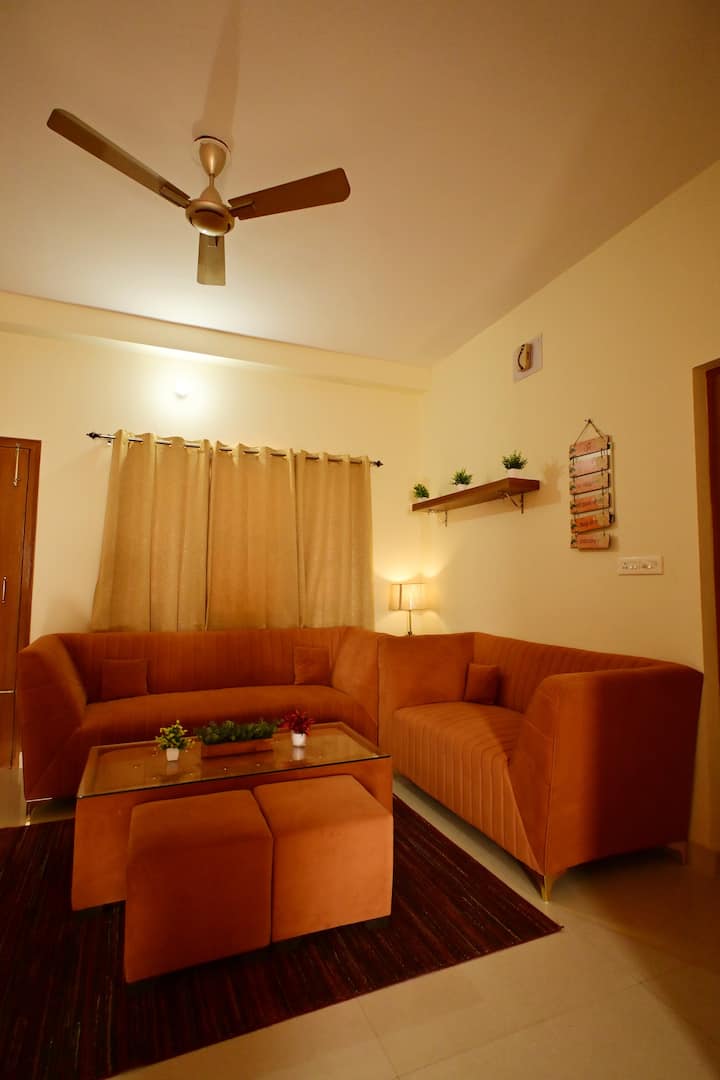 6 Bedroom Apartment-centrally Located - Zoomstay - Inde