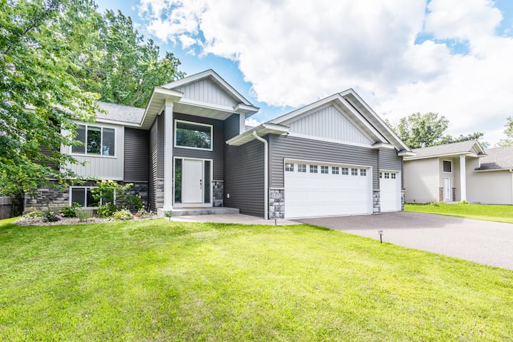 Fall Retreat W/ Games Near Nsc, Tpc &Mpls/st. Paul - Blaine, MN