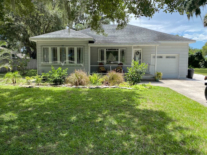 Coastal Cottage - New Smyrna Beach, FL