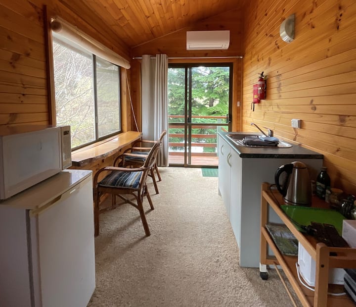 Silver Ridge Retreat Spa Suite +Heated Pool+ - Sheffield