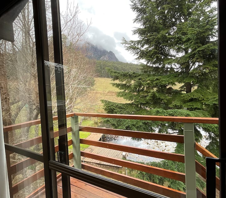 Silver Ridge Retreat Spa Suite +Heated Pool+ - Sheffield
