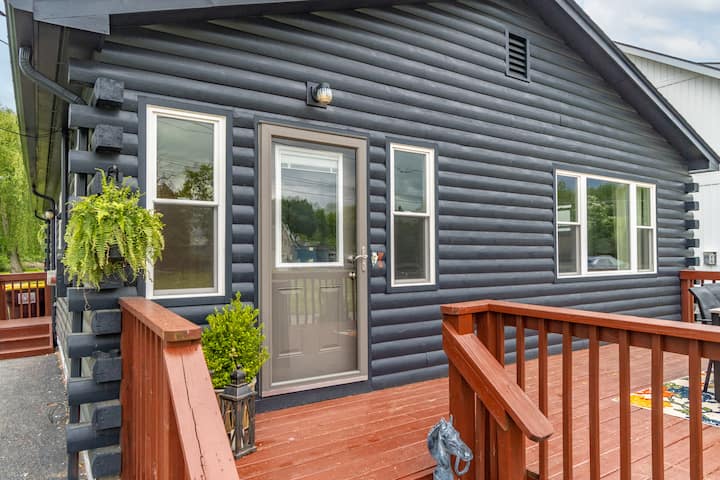 Kozy Home Off Saratoga Lake - Saratoga Springs, NY