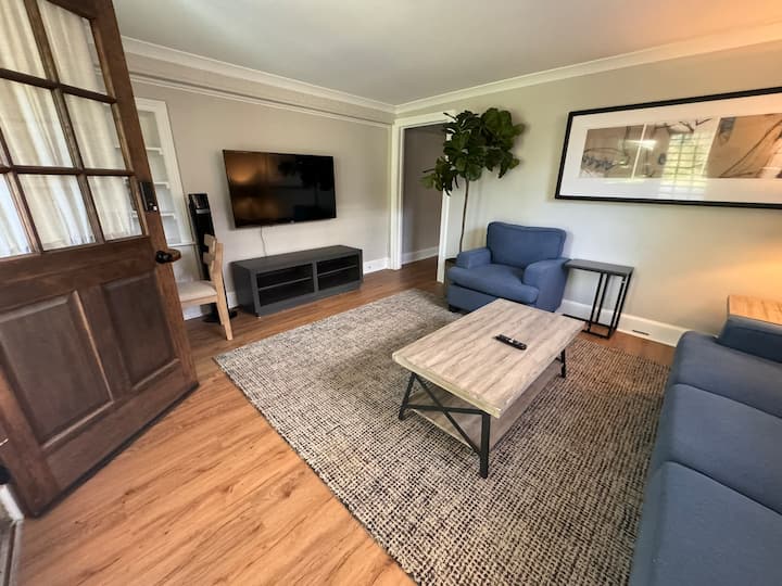 Newly Renovated 1bd/1ba Apt - Danville, VA