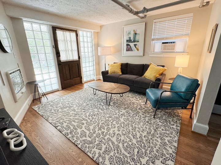 Central & Quaint 1bd/1bath Apt - Danville, VA