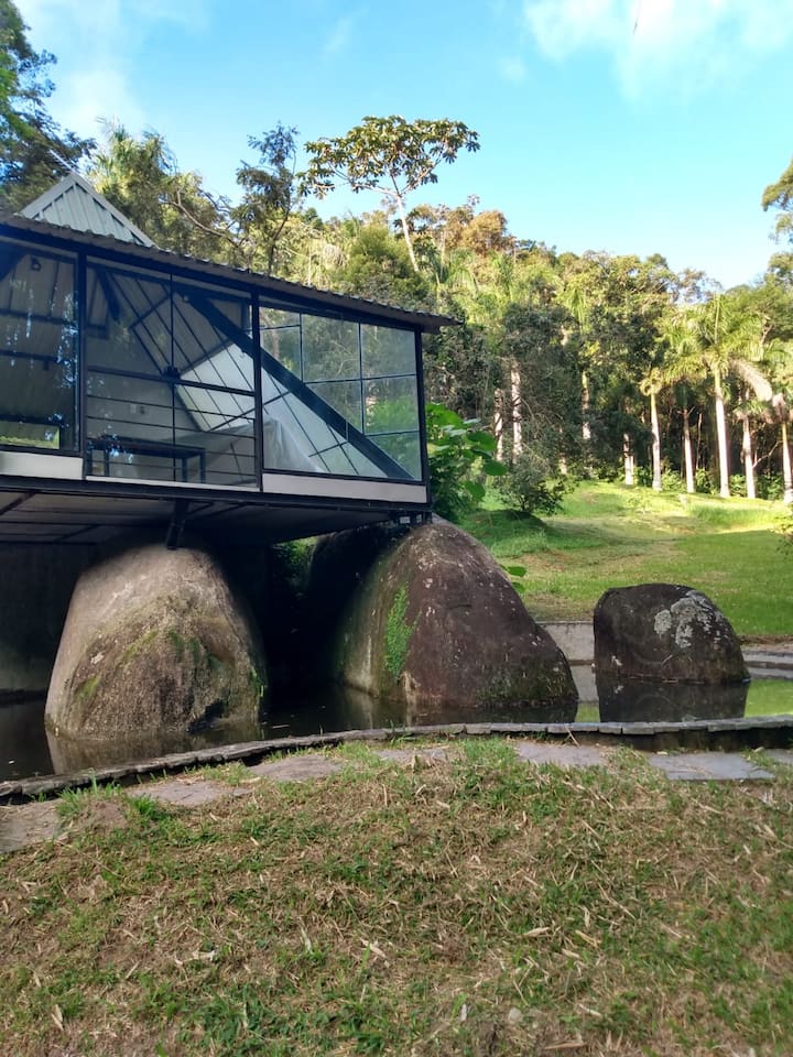 Pirâmide No Lago - Guararema