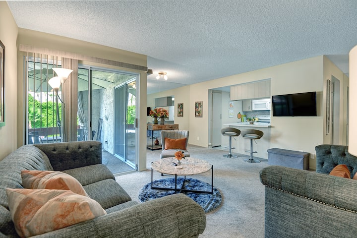 2nd Floor Biltmore Phase 3 Condo - Palm Springs, CA