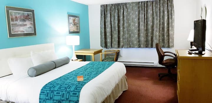 Executive King Suite - Howard Johnson - Fort St. John