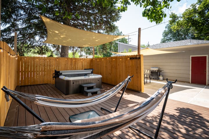 Hot Tub | A/c | Private Retreat Near Downtown - 콜로라도스프링스