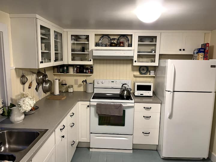Whale Stone Cottage - Lee, MA