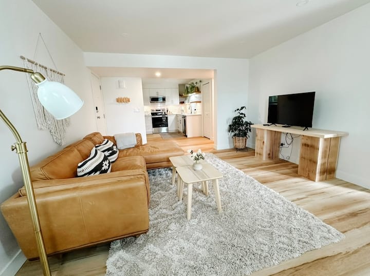 New, Bright And Airy - Abbotsford