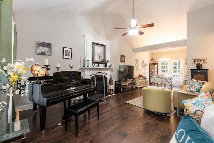 Cozy Retreat Near Nc State | Fire Pit - Raleigh