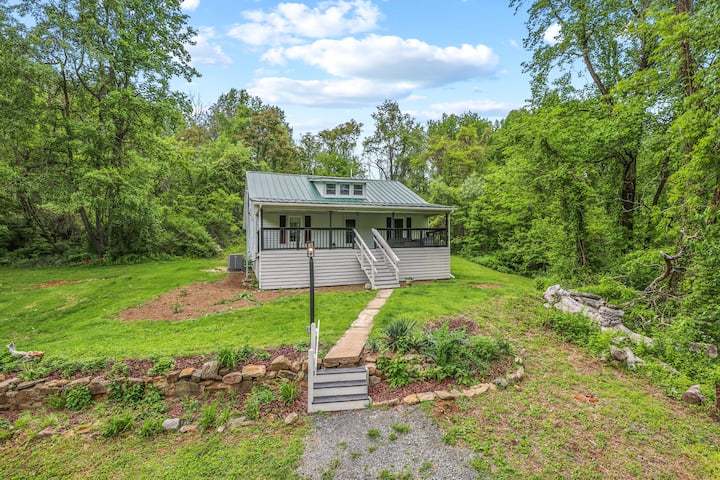 Cozy Mountain Cottage Near Wintergreen-  Hen House - Wintergreen Resort, VA