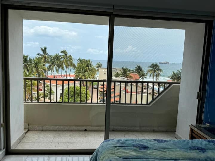 Despierta Junto Al Mar, D301 - Ixtapa Zihuatanejo