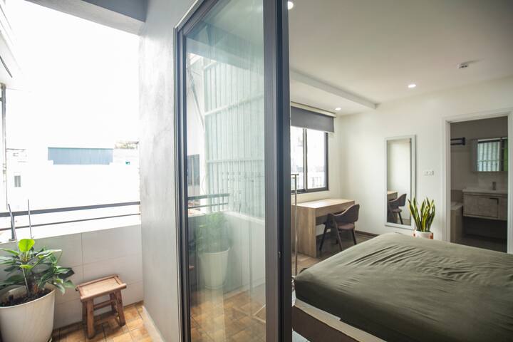 One Bedroom, Tay Ho Street, Close The Lake, Quiet. - Đông Anh