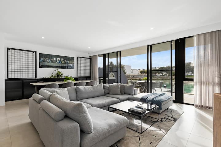 Stunning Seaside Serenity + Private Swimming Jetty - Fremantle