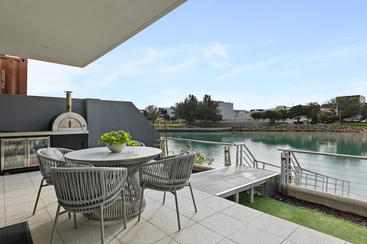 Stunning Seaside Serenity + Private Swimming Jetty - City of Cockburn