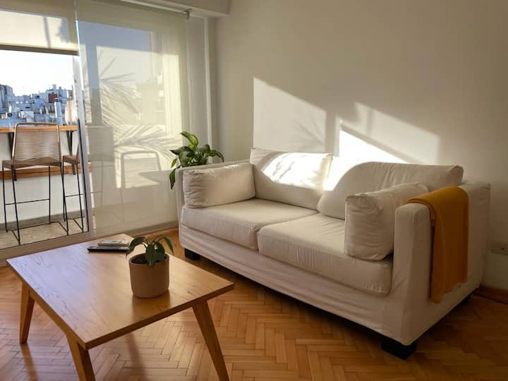 Departamento Cálido Y Luminoso En Recoleta - Recoleta