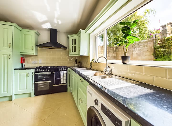 Waterford City • 8br 6ba • Ideal For Groups - Tramore
