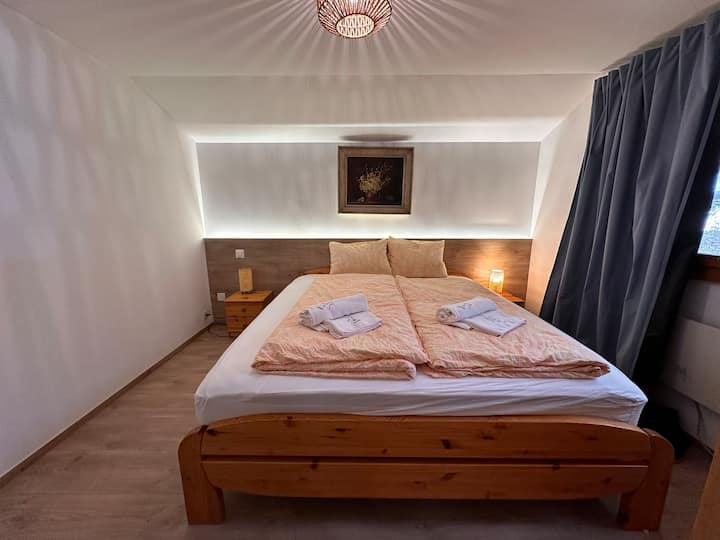 Economy Room+breakfast+parking+shared Bathroom 7b - Brienz