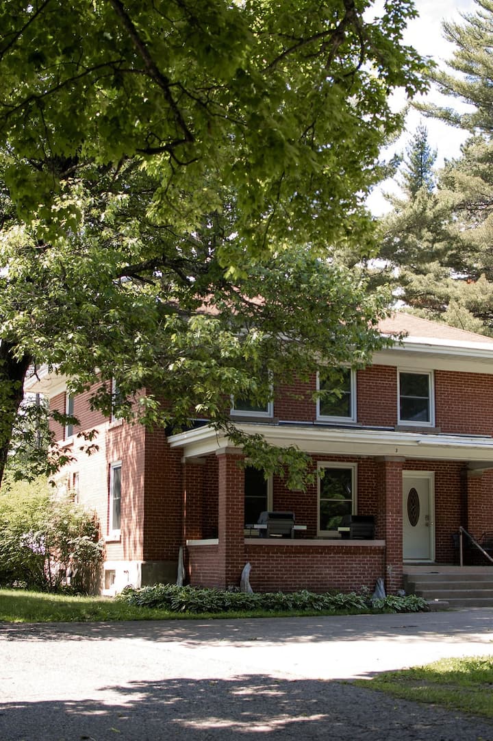 5 Bedroom Home 5 Miles From Mqt - Marquette, MI