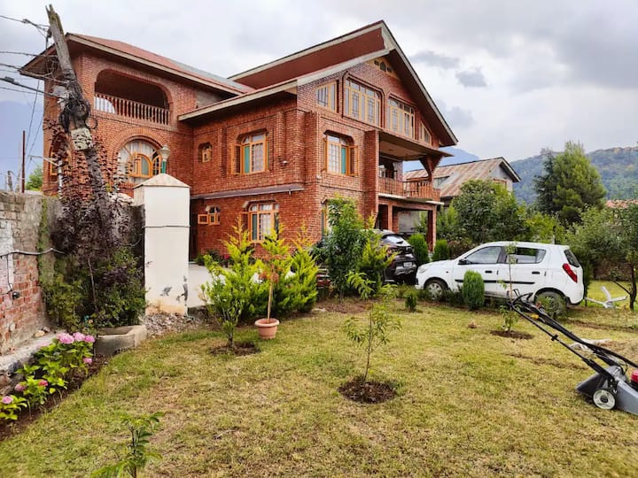 Our Home Is Your Home! Family Suite 2 - Srinagar