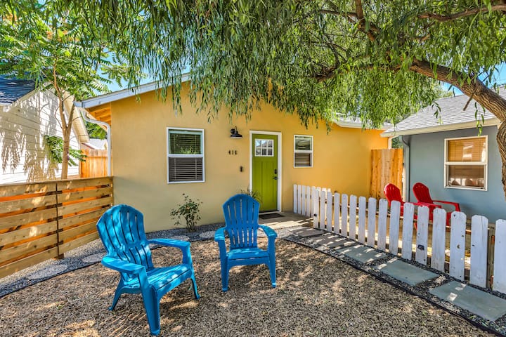 Walk Into Town The Tree Is Up! - Grants Pass, OR