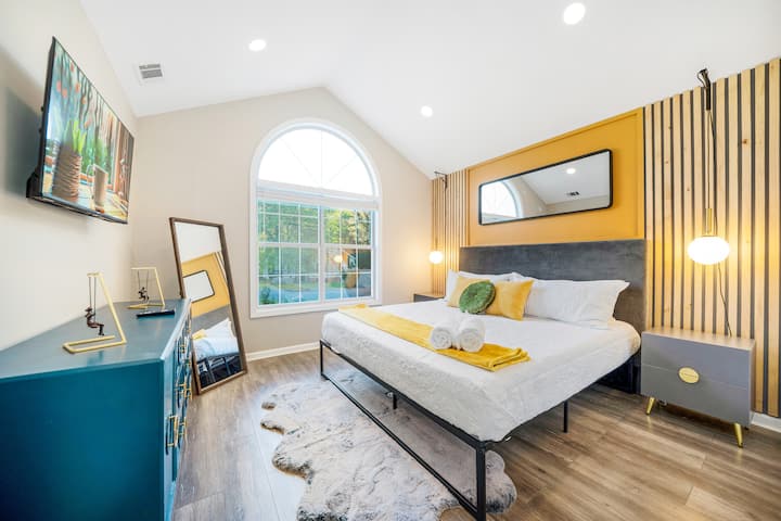 Colorful And Unique Apartment! - ブフォード, GA