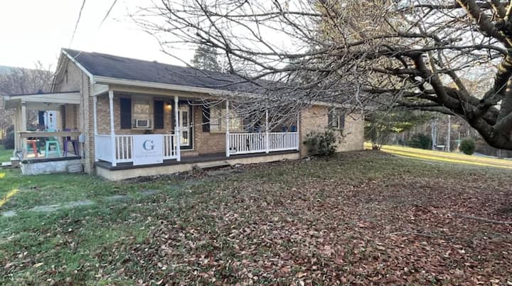 Cozy Mountain Stay Near Harpers Ferry & Trails - Harpers Ferry, WV