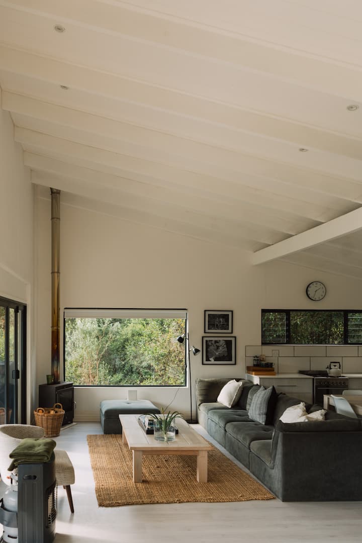 Off-grid Cabin In Native Forest - Wilderness