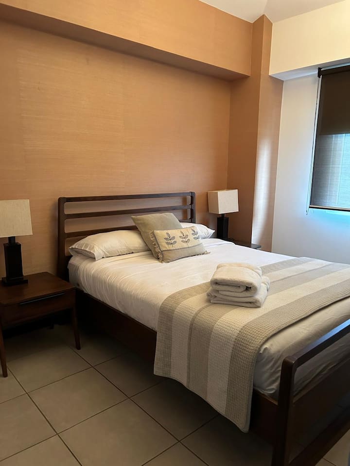 Cómodo/ Completo Apartamento Para 4/ Zona 16 - Ciudad de Guatemala