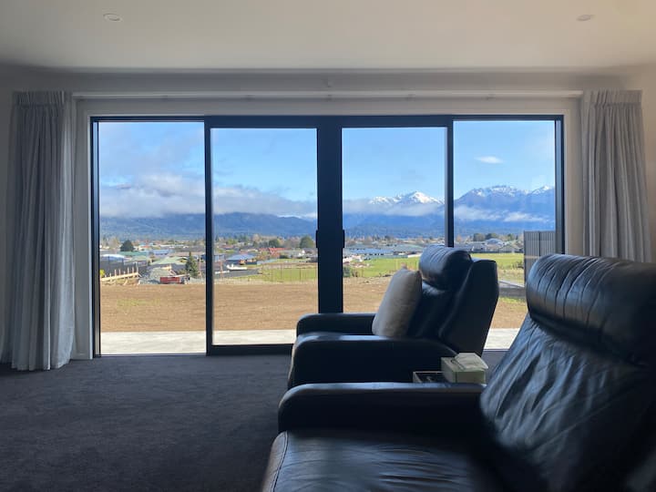 Little Black House - Te Anau