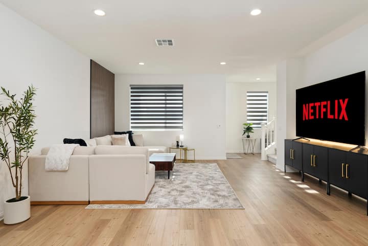 Center Oc Family Home Min 2 Disney And Beaches - Santa Ana, CA