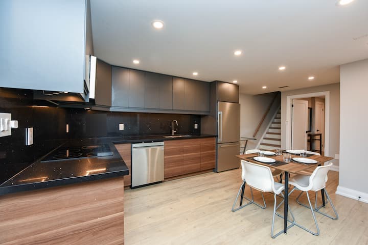 Home Away From Home -Mississauga - Mississauga