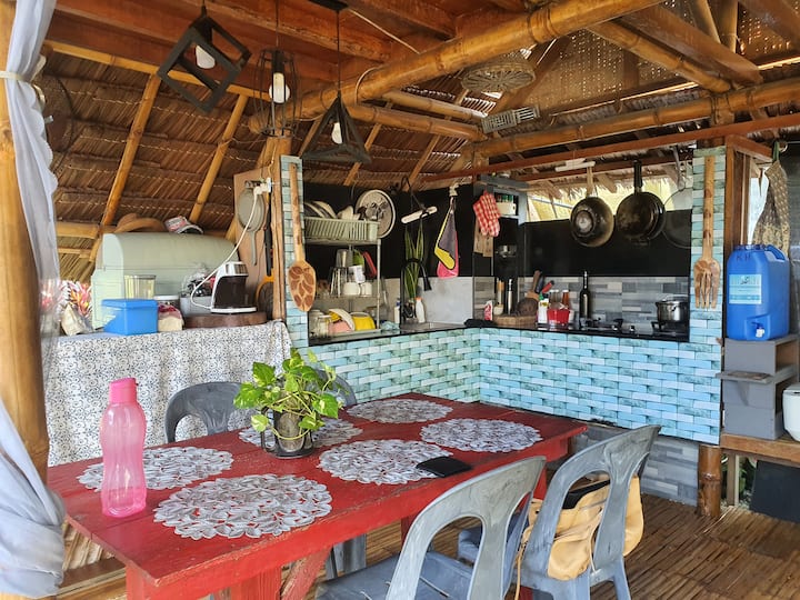 Adventurous Traveler's Bahaykubo - Palo