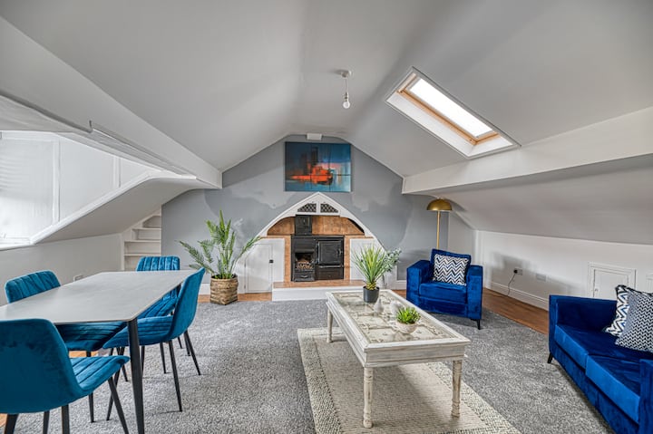 Large Two Bedroom Apartment - Sleeps 4 - Lytham St Annes