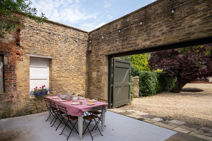 Cotswold Village Farmhouse |3 Ensuite Bed |Parking - Cirencester