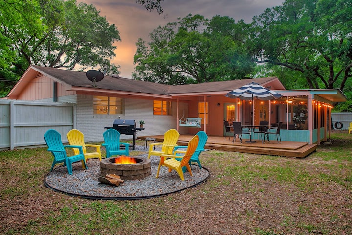 Charming Cottage Near Beach, Sleeps 8, Dogs Ok - Pass Christian, MS